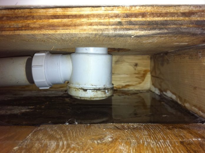 Receveurs de douche: fuites et infiltrations - comment les gérer