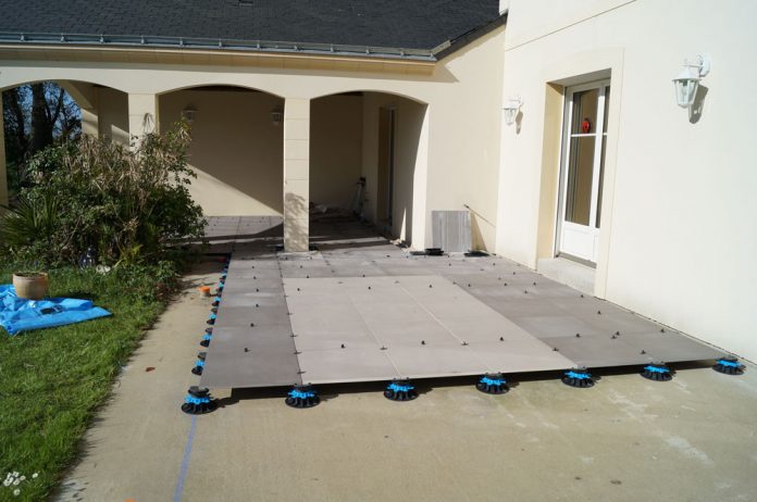 Carrelage sur plots: le choix et la pose