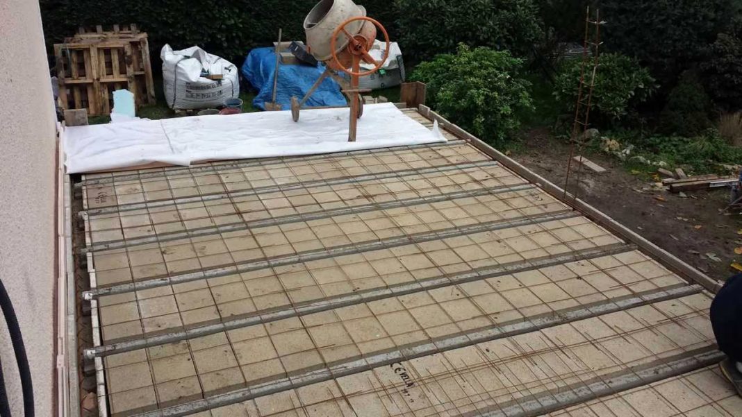 Construire une terrasse en béton : les 6 étapes expliquées